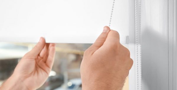 Chain-Operated Roller Blind On The Blink? Here’s How To Fix Roller ...