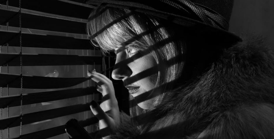 How Do I Make My Windows Private at Night? - English Blinds